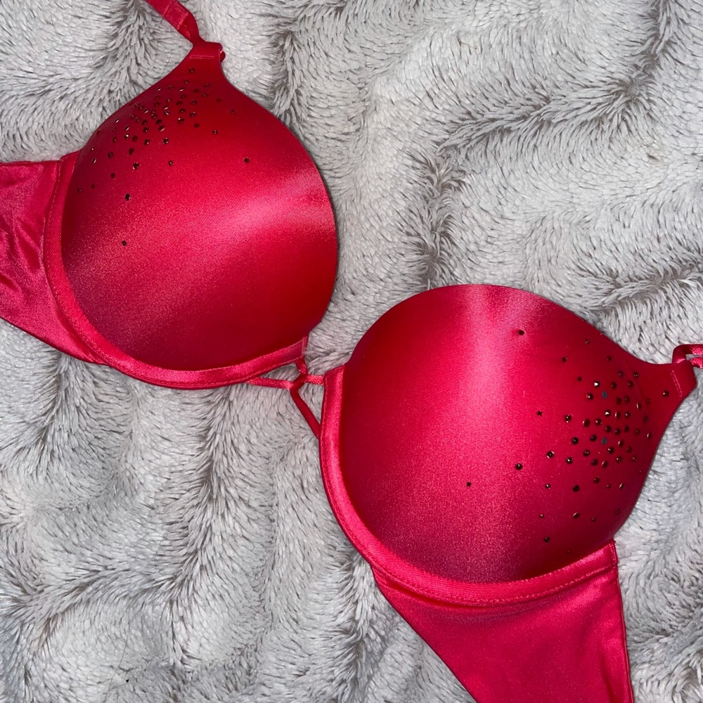 Victoria’s Secret Miraculous Plunge Bra (36a) - Gem